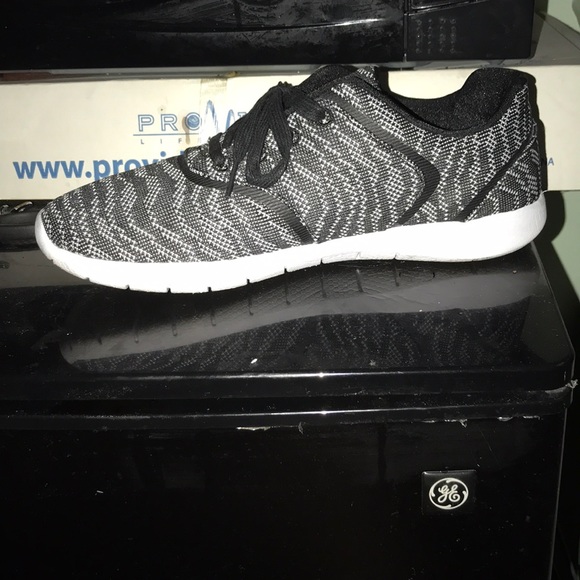 Shoes | Gently Used Running Shoes | Poshmark